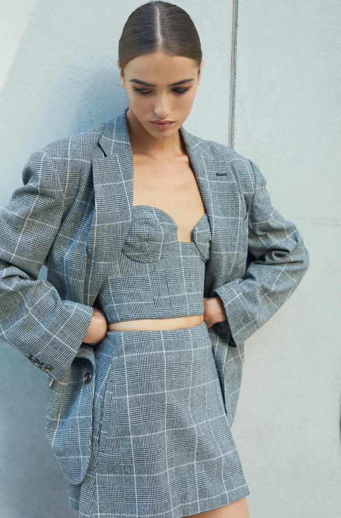 Saskia Blazer – Nueve Los Angeles